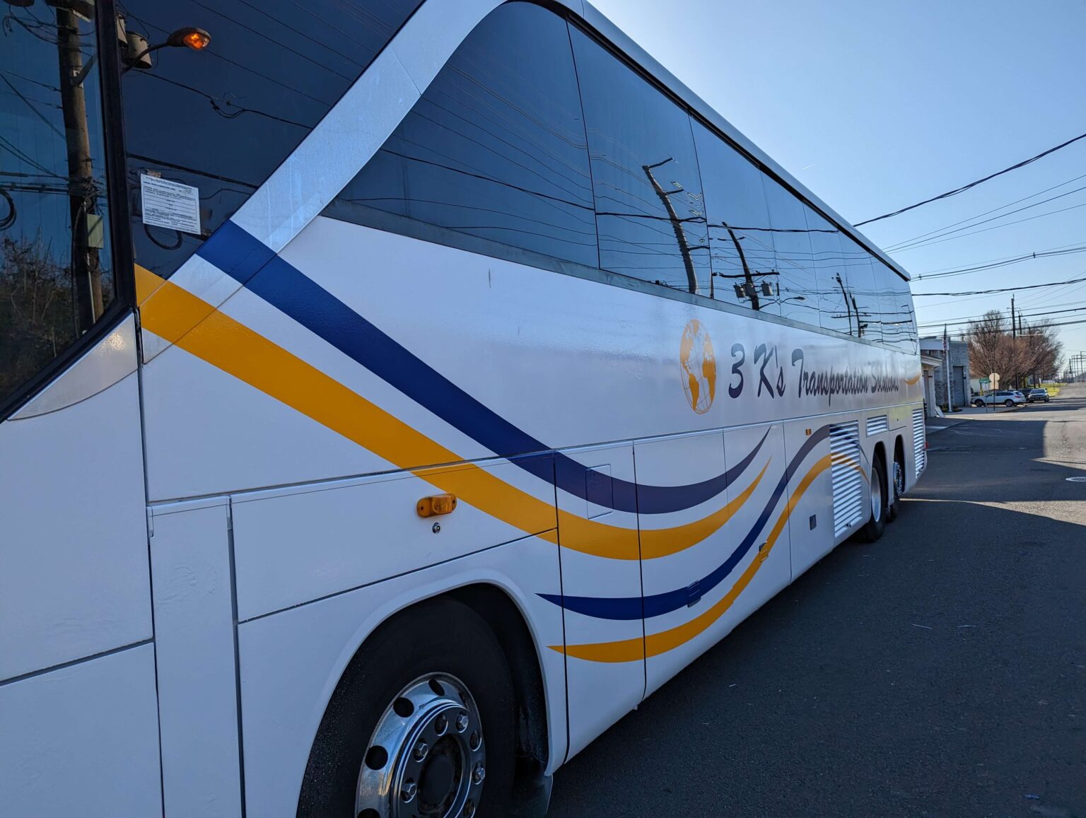 Transit Advertising and Tour Bus Wrap Graphics Installation Experts ...